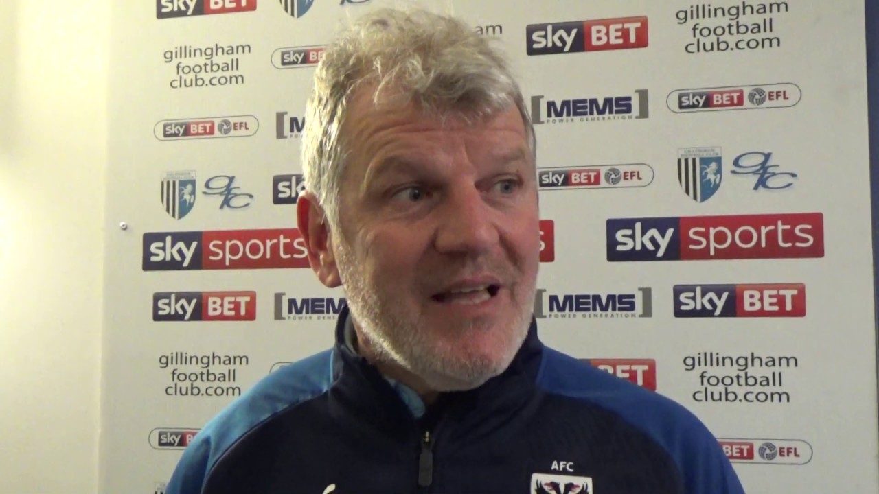 Glyn on Wimbledon's dramatic win at Gillingham - YouTube