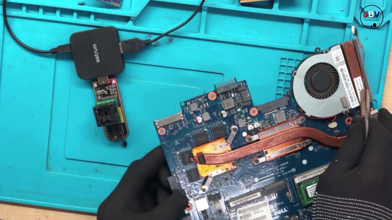 SOLVED BY PROGRAMMING THE BIOS CHIP - DELL LAPTOP WITH NO DISPLAY - YouTube