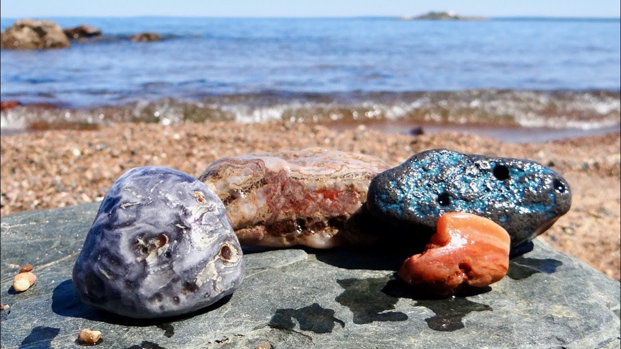 Hunting the Beach in Marquette, Michigan - YouTube