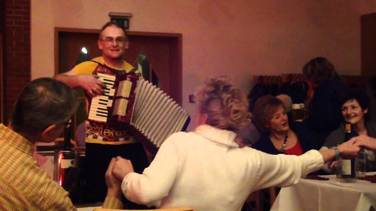 Klaus Band mit Akkordeon - YouTube