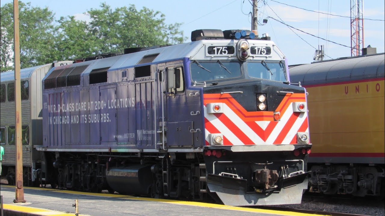 Metra 175 Northwestern Medical Wrap And Big Boy Display - West Chicago ...