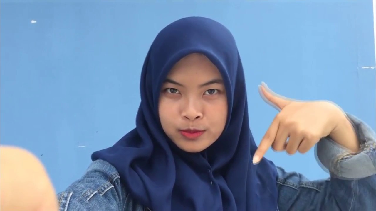 HOW TO PLAY A TRADITIONAL GAME IN INDONESIA : GOBAK SODOR - YouTube