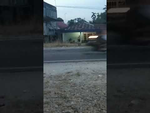 Abg jaman now.... mojok sore-sore