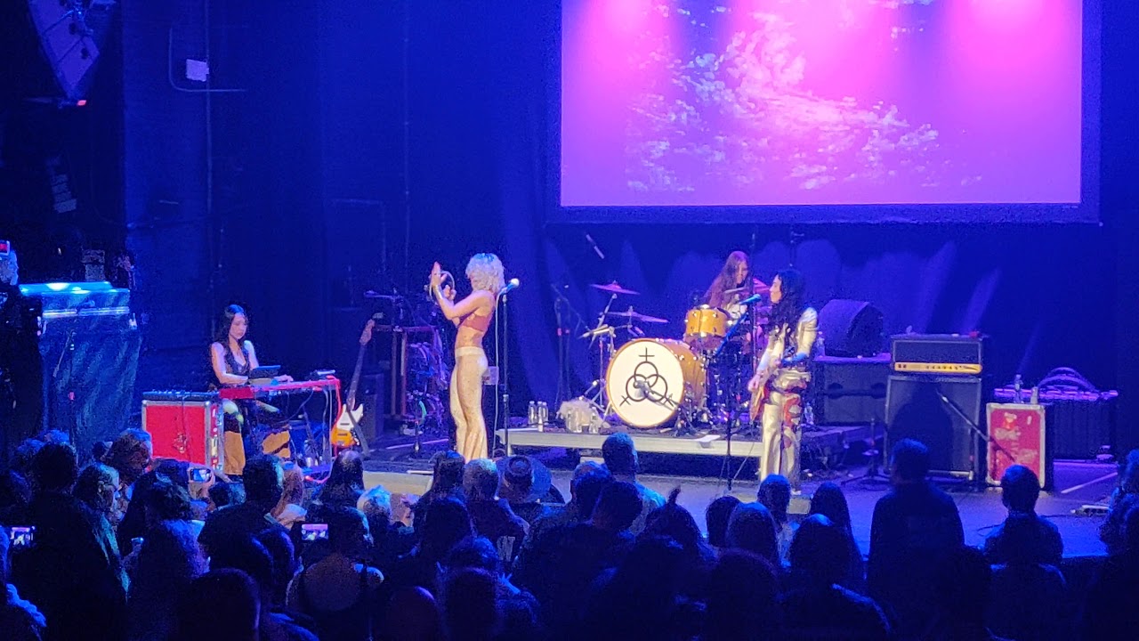 Lez Zeppelin - Boogie with Stu (Live at Gramercy Theater, 12/07/2019 ...