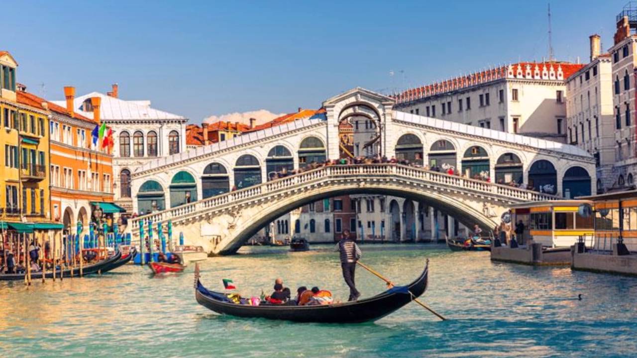 The Boot of Europe "ITALY" - YouTube