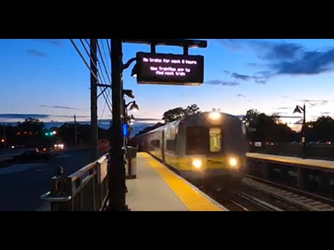 LIRR M3 flies by Pinelawn with some horn action! - YouTube