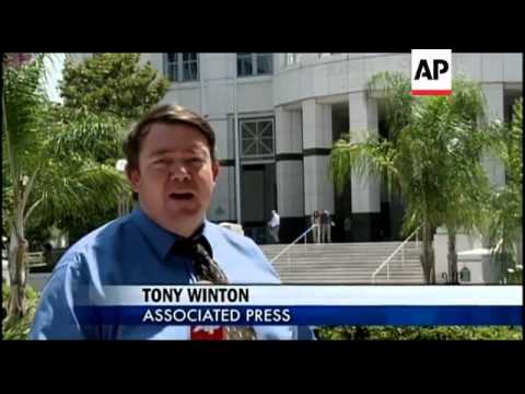 Casey Anthony wiped away tears as prosecutor Linda Drane Burdick gave ...