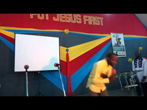 Gishirin Duniya live @ CRCN wukari November 2015, bigwilly Leo