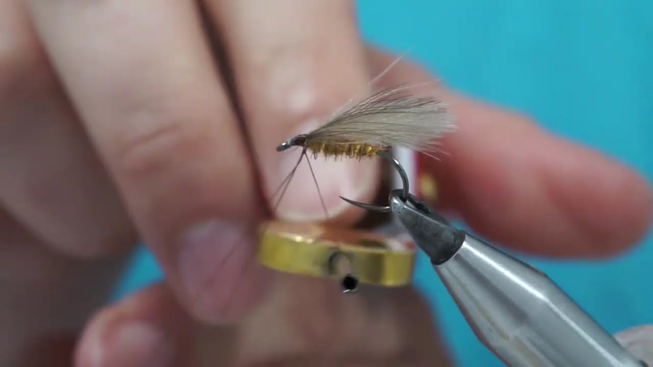 Video Tying a CDC Cinnamon Sedge – Fly Tying