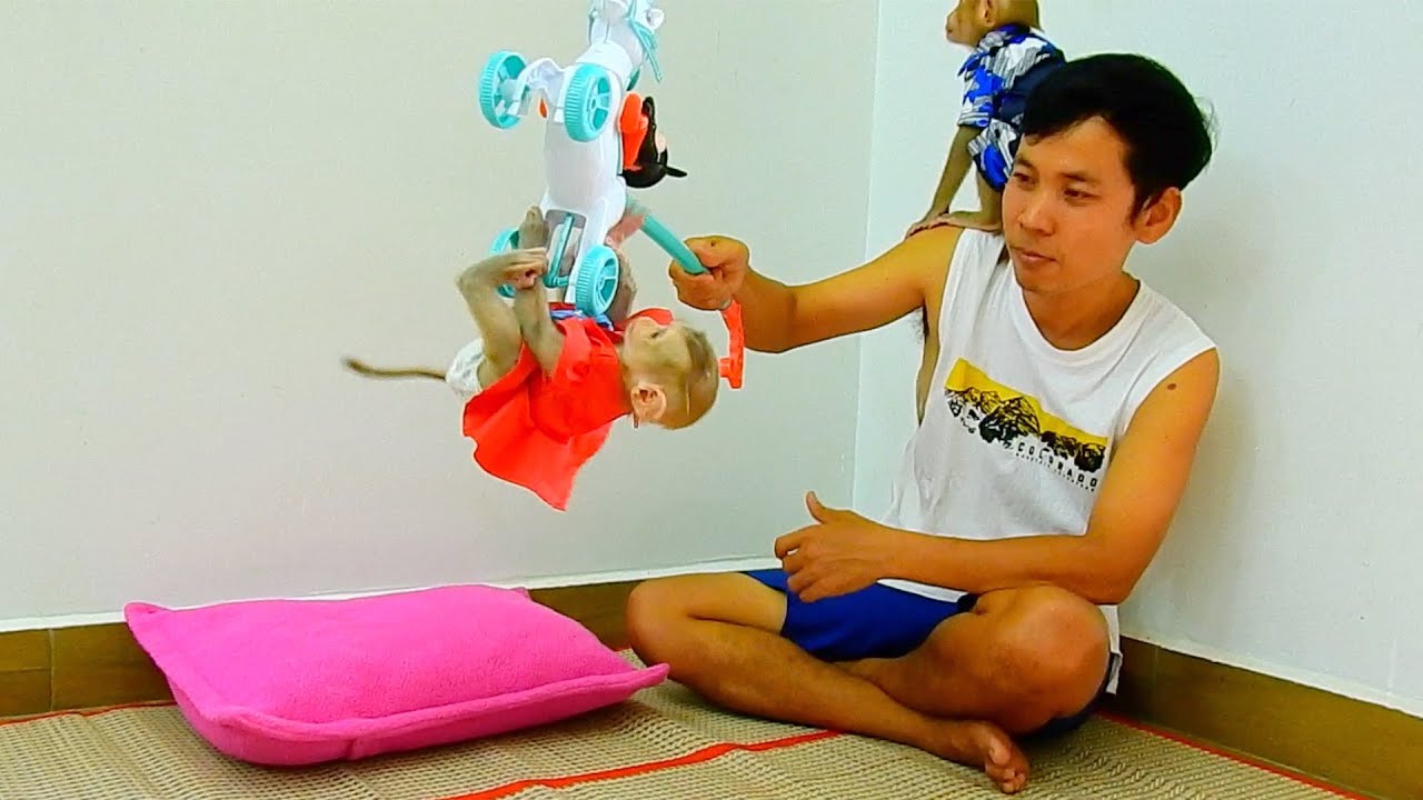 Energy baby Julie very active and playful with Dad. - YouTube