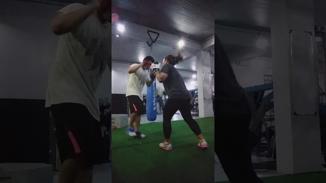 Learn some boxing moves - YouTube