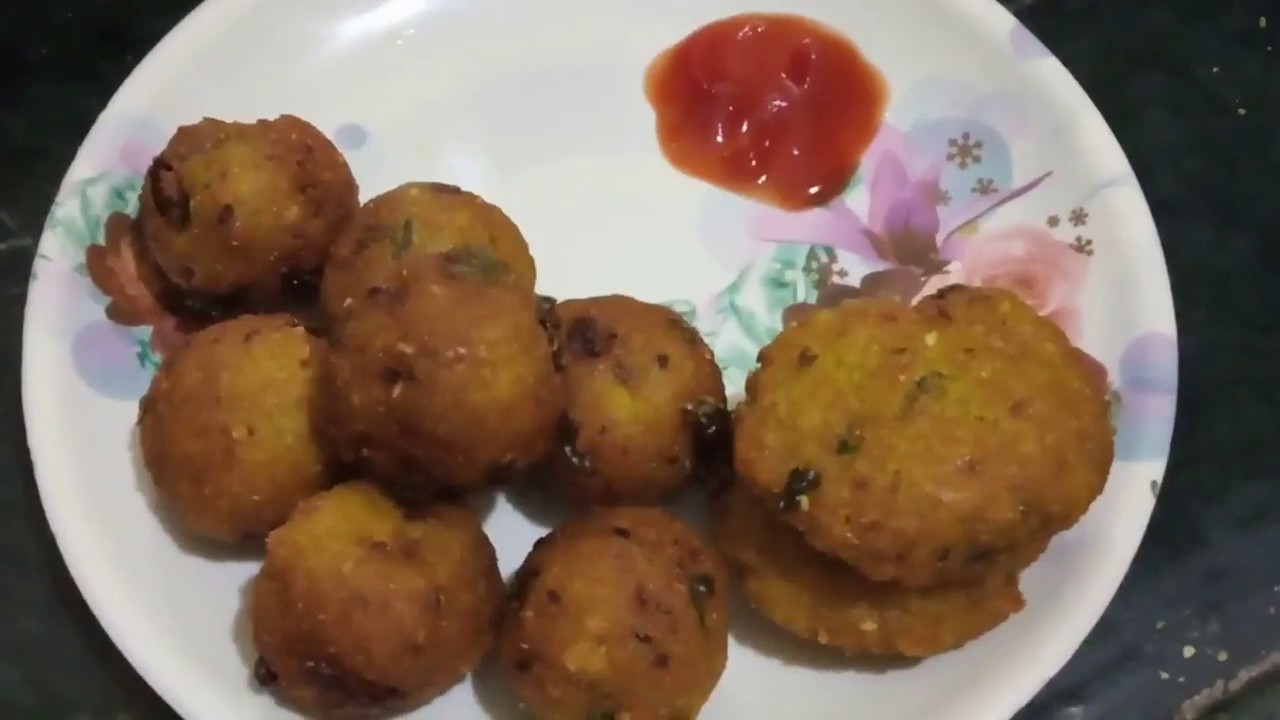 aalu Pohe Pakode । पकोडे। crispy aalu poha vada।poha aalu cutlets ...