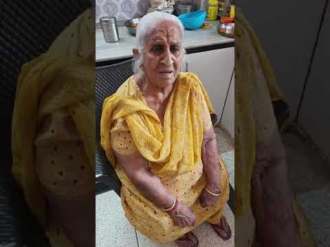 84 साल की Brij Nandini Aunty बनायेंगी उनका पसंदीदा lunch -  Gwar fali Dhokli | ZKT Live