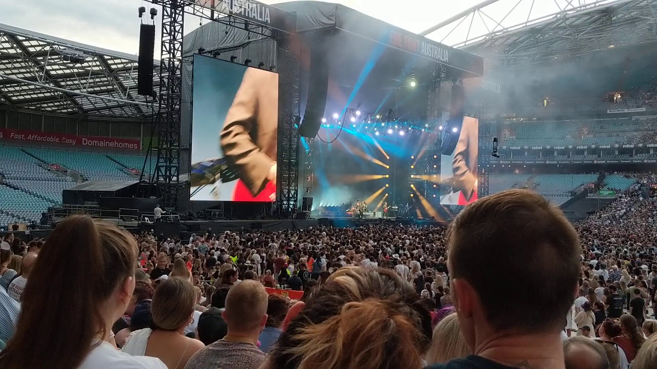 5SOS Fire Fight Australia 16th February 2020 Sydney - YouTube