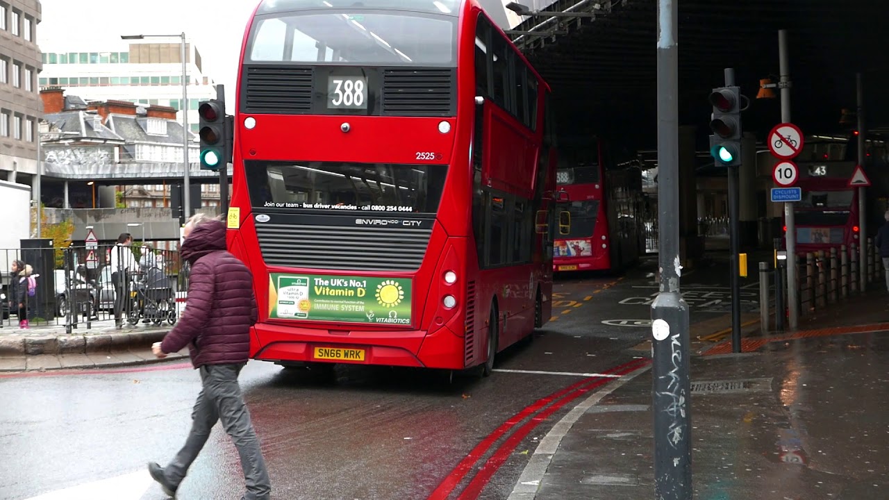 London's Buses at work in the wet at Borough High Street & London ...