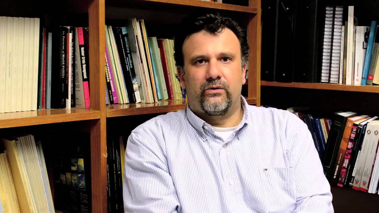LA ENTREVISTA | Dr. Athanasios Hristoulas - YouTube