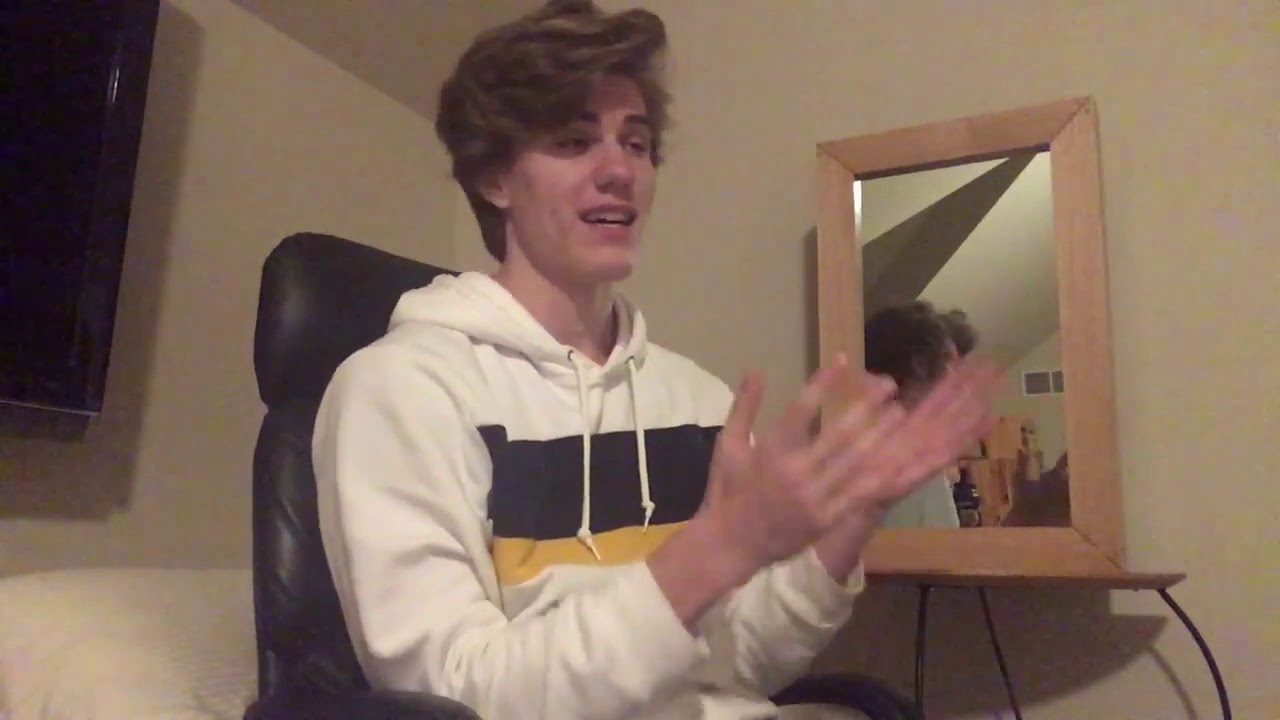 Raspberry Pi: Magic Mirror Project 2020 (Student work/ MK) - YouTube