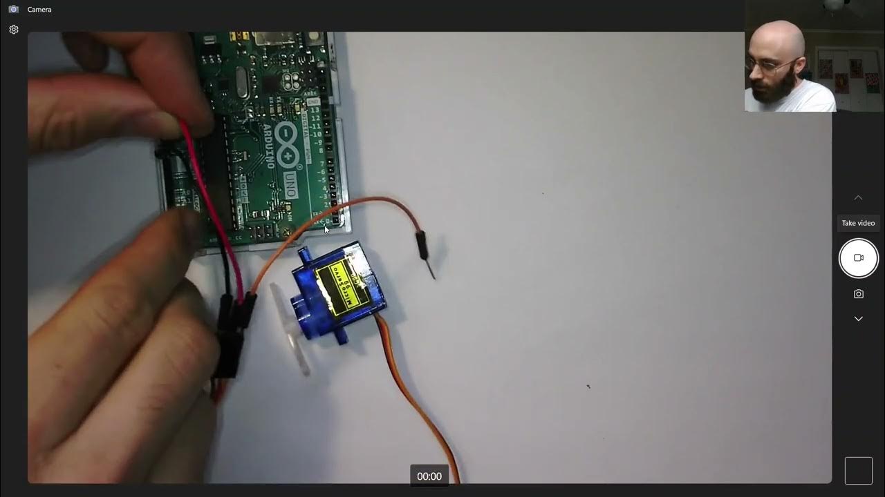 Servo Motors (Arduino Crash Course 09) - YouTube