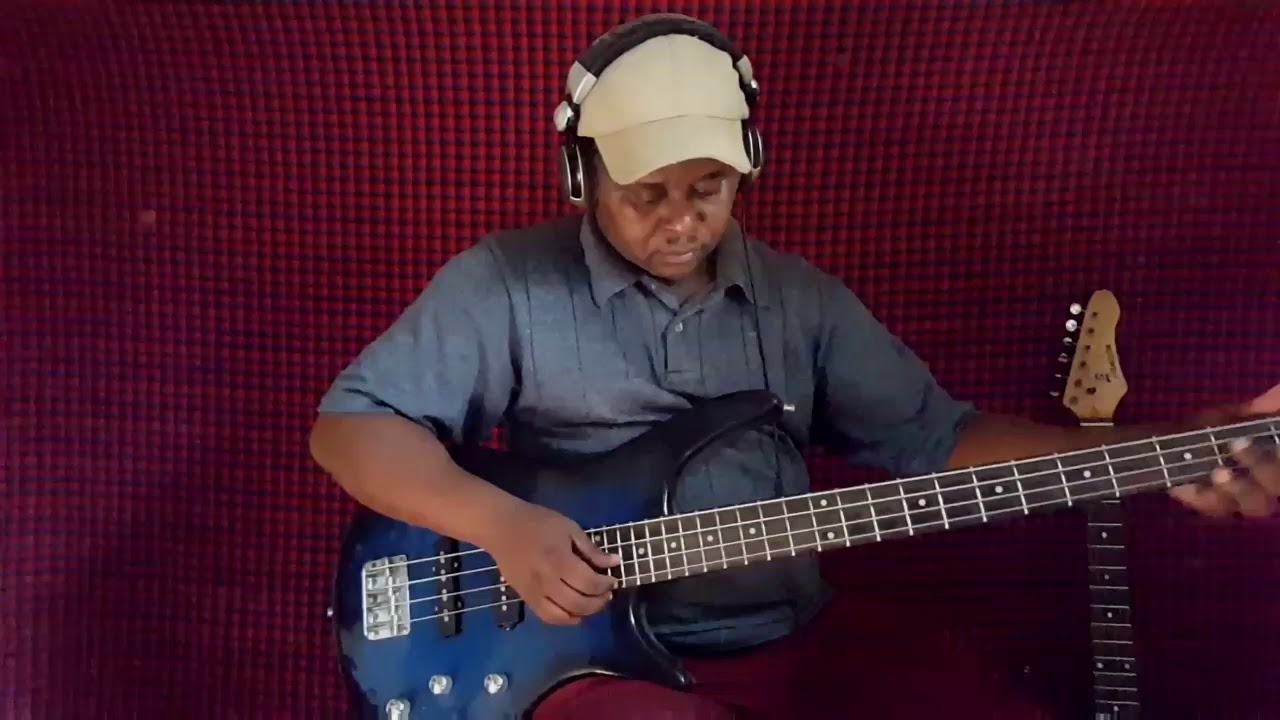 How you can play bass guitar in seben style - YouTube