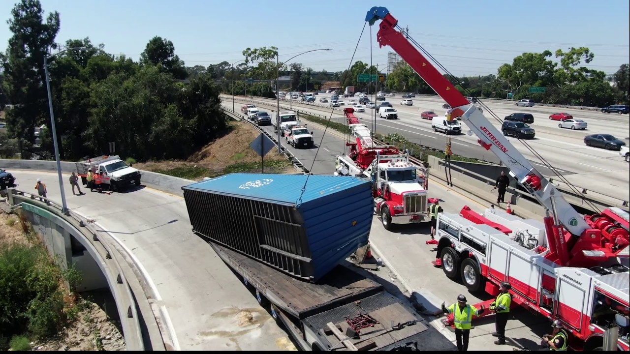 Recovery of a loaded container that flipped on the 405 freeway! - YouTube