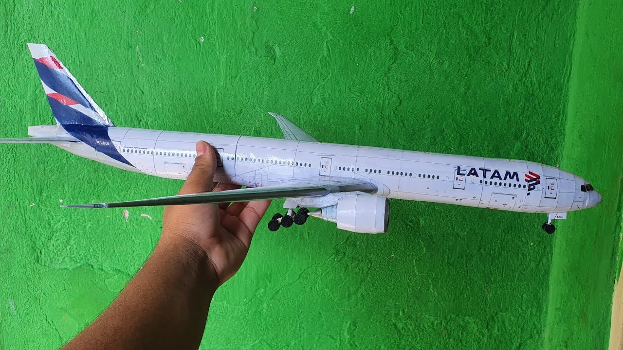 PAPERCRAFT BOEING 777-300 LATAM - YouTube