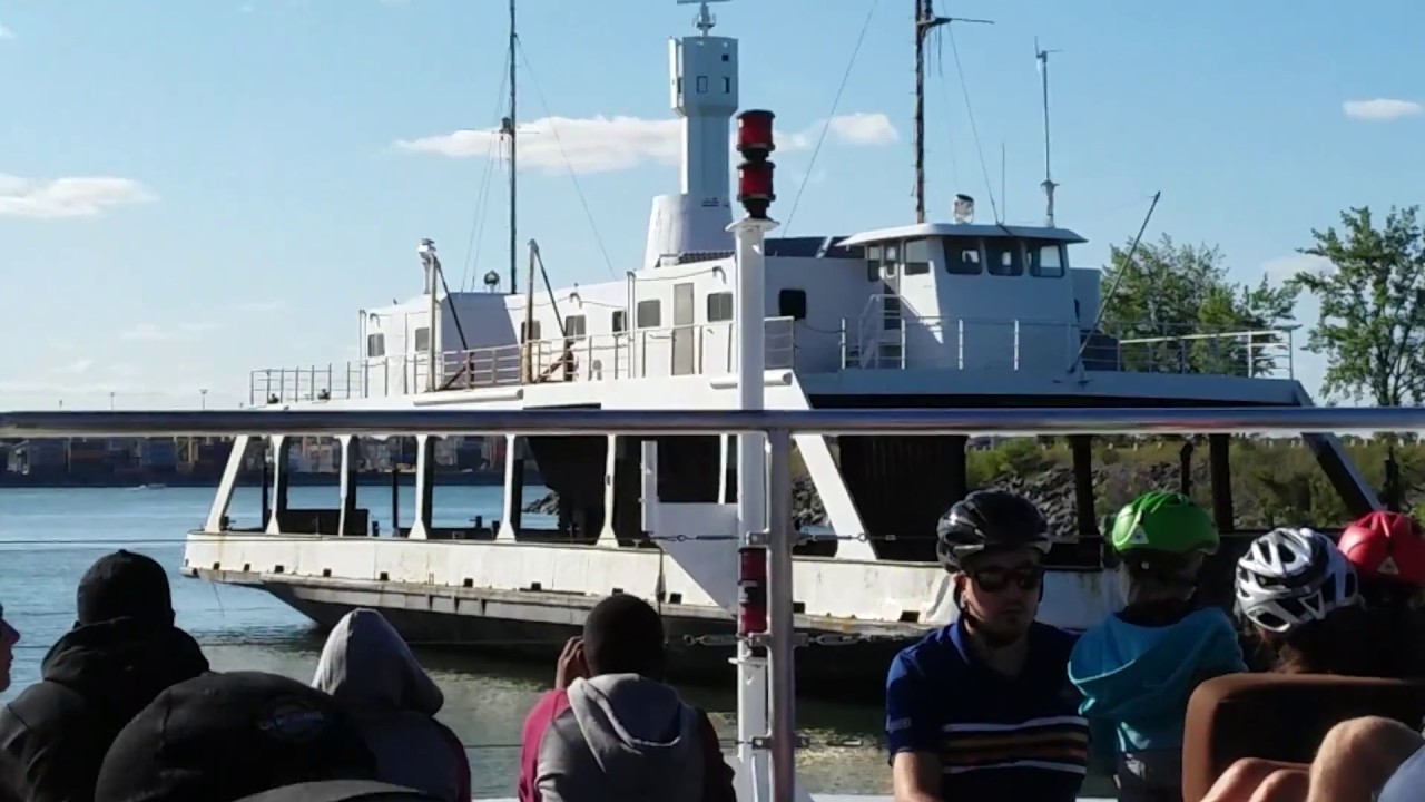 Île Charron to Montreal by ferry - YouTube