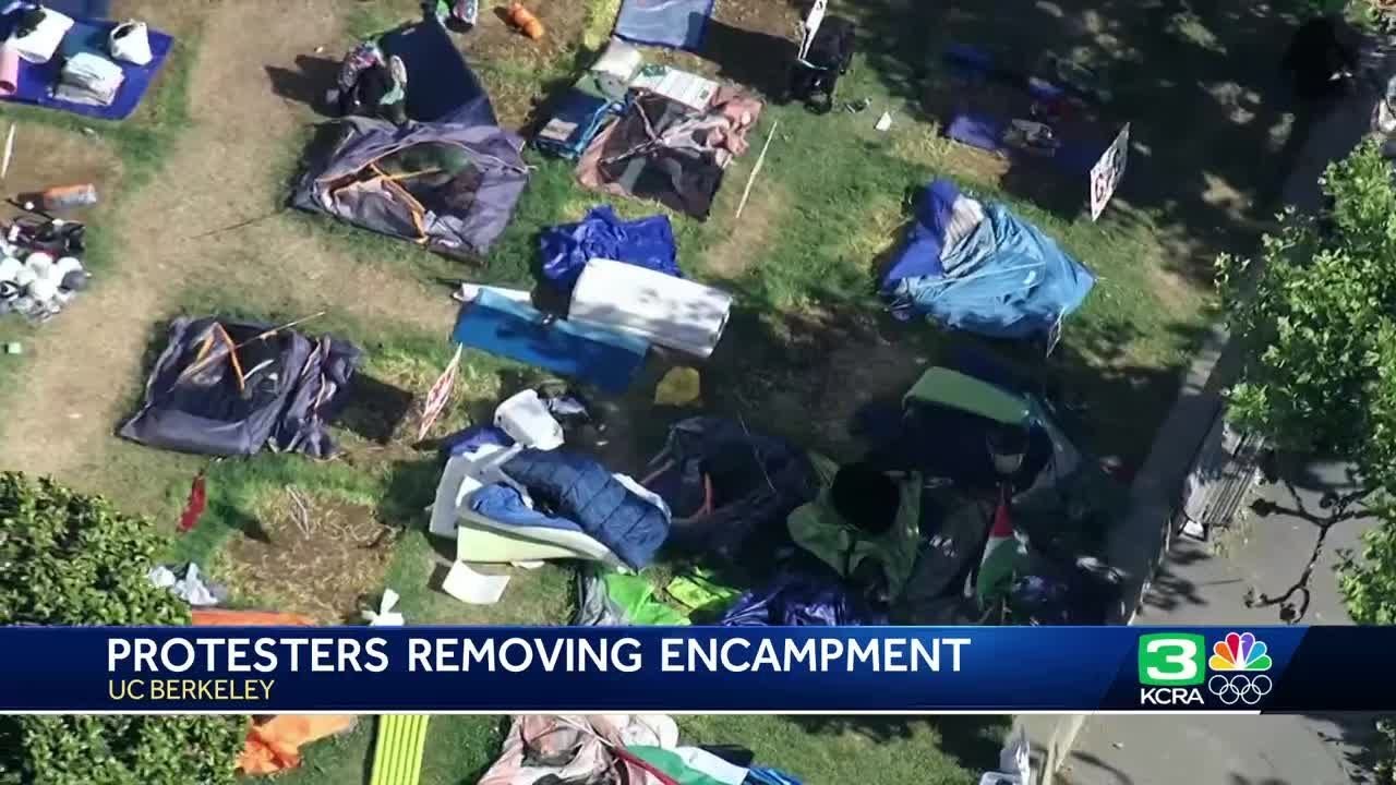 Protesters remove encampment at UC Berkeley - YouTube