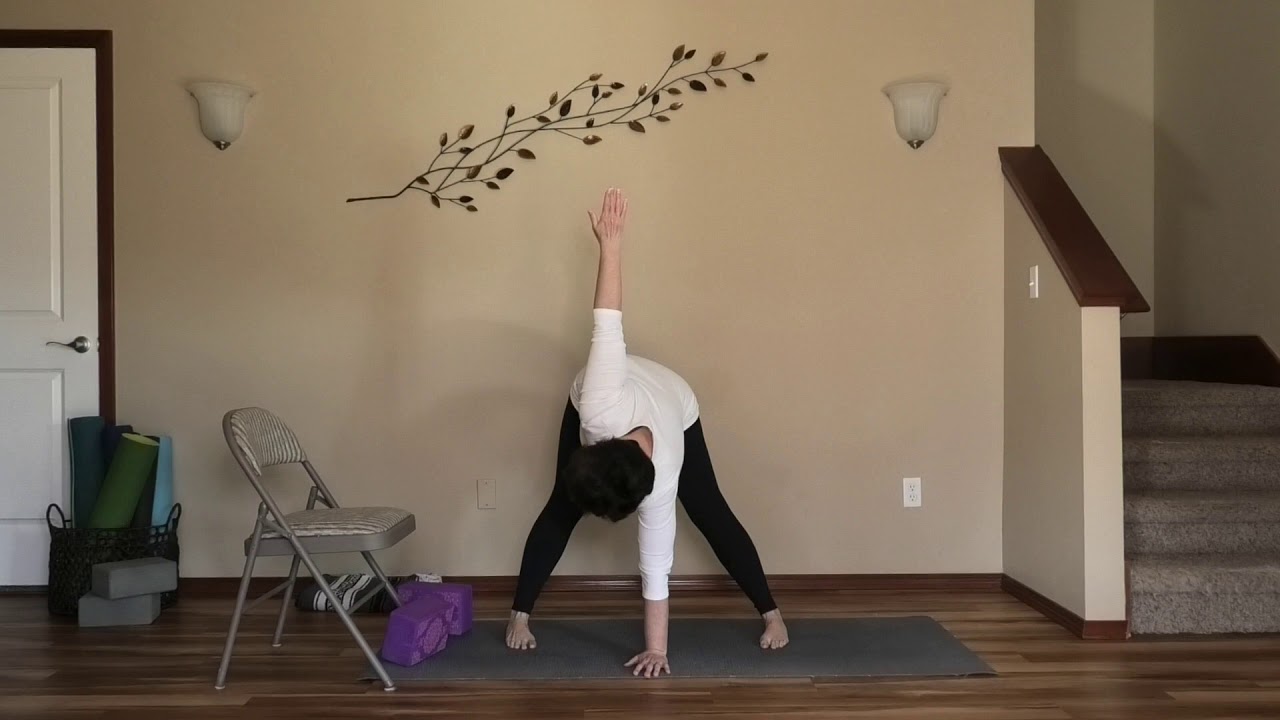 Hamstring and IT Band Stretch - YouTube