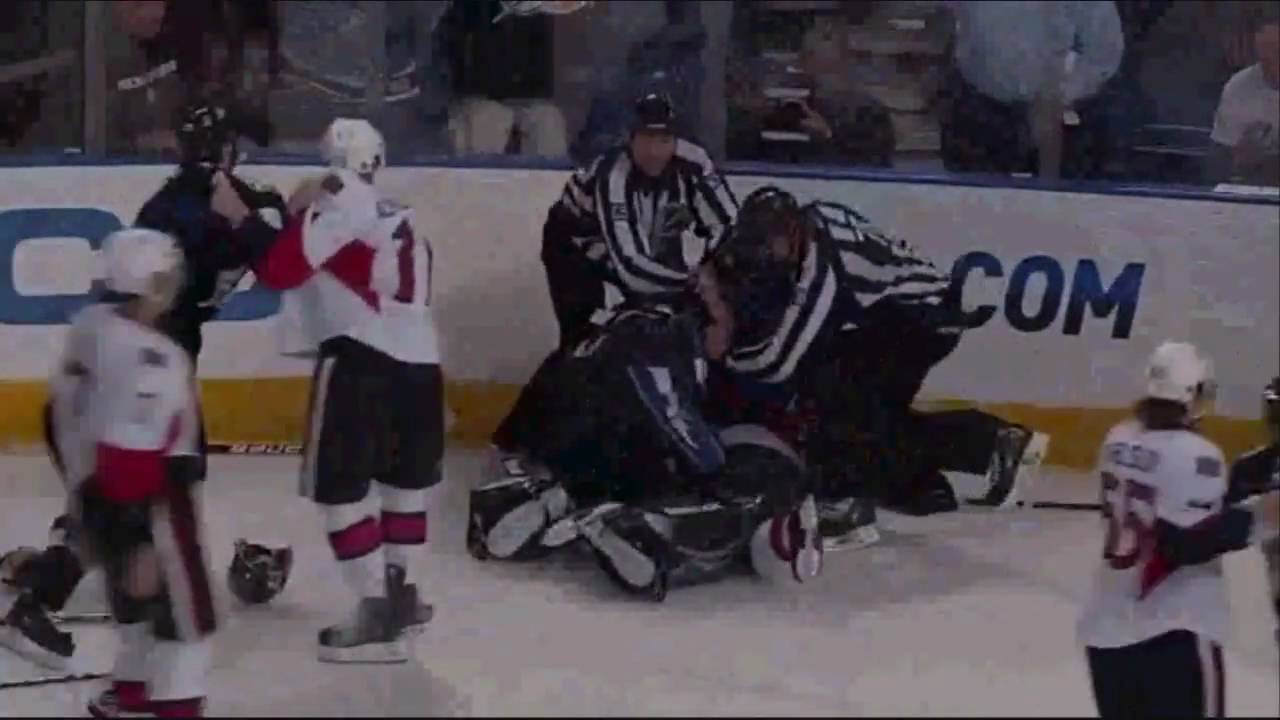 Mike Smith The (Goalie) Fights Chris Neil - YouTube