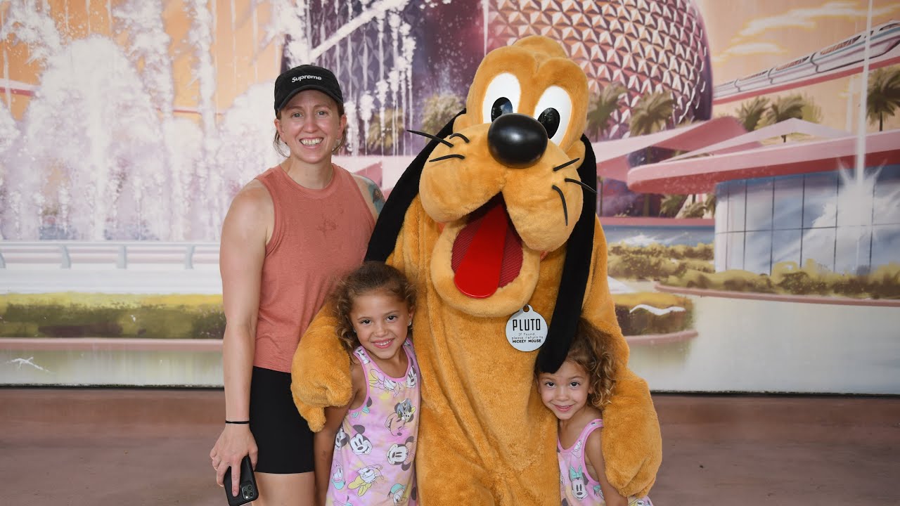 Magic Kingdom | Epcot | Meeting Characters | Disney World 2022 - YouTube