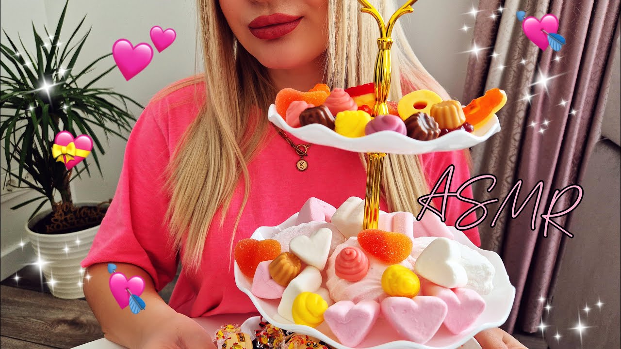 ASMR eating candy 🧁 / АСМР итинг сладостей 🥰🍩🍬 - YouTube