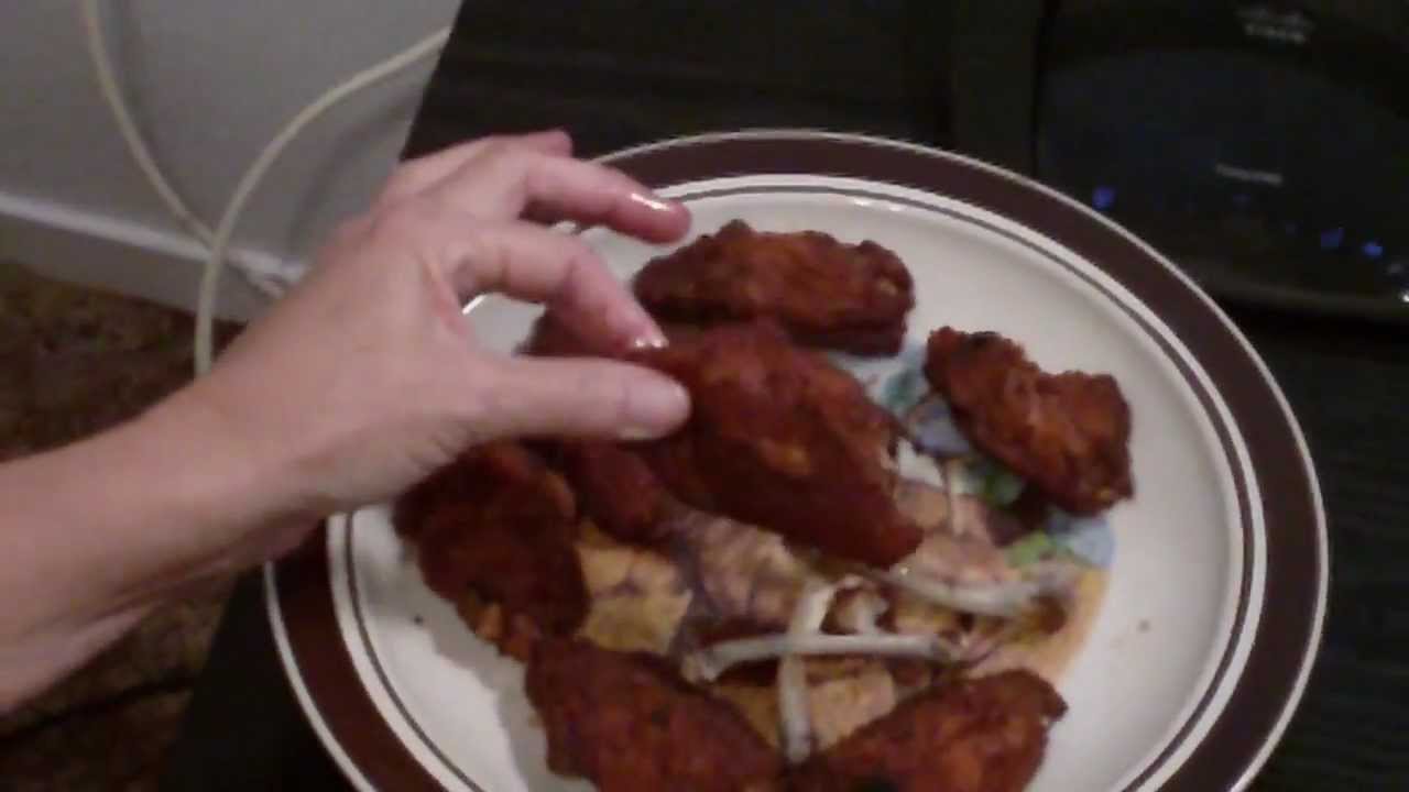 Eating wings the EASY way! - YouTube