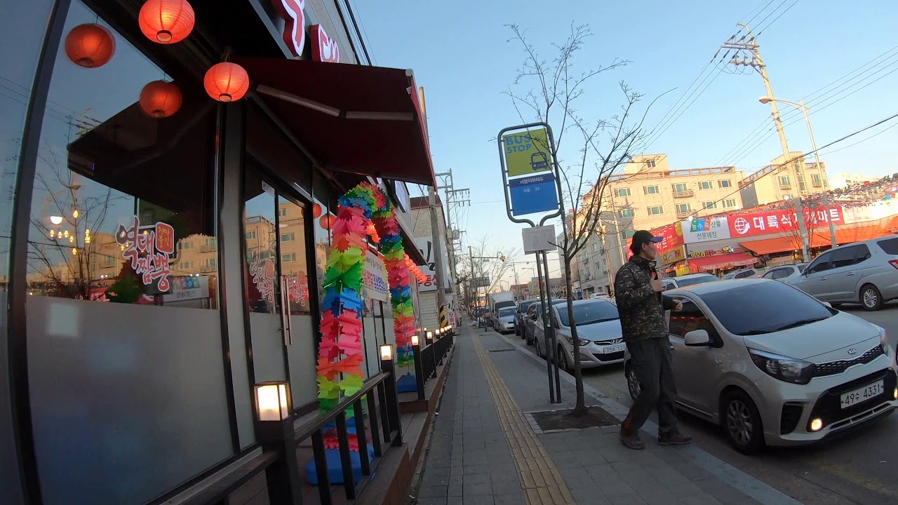 Experience riding an E SCOOTER in KOREA (4K, 60 FPS) - YouTube