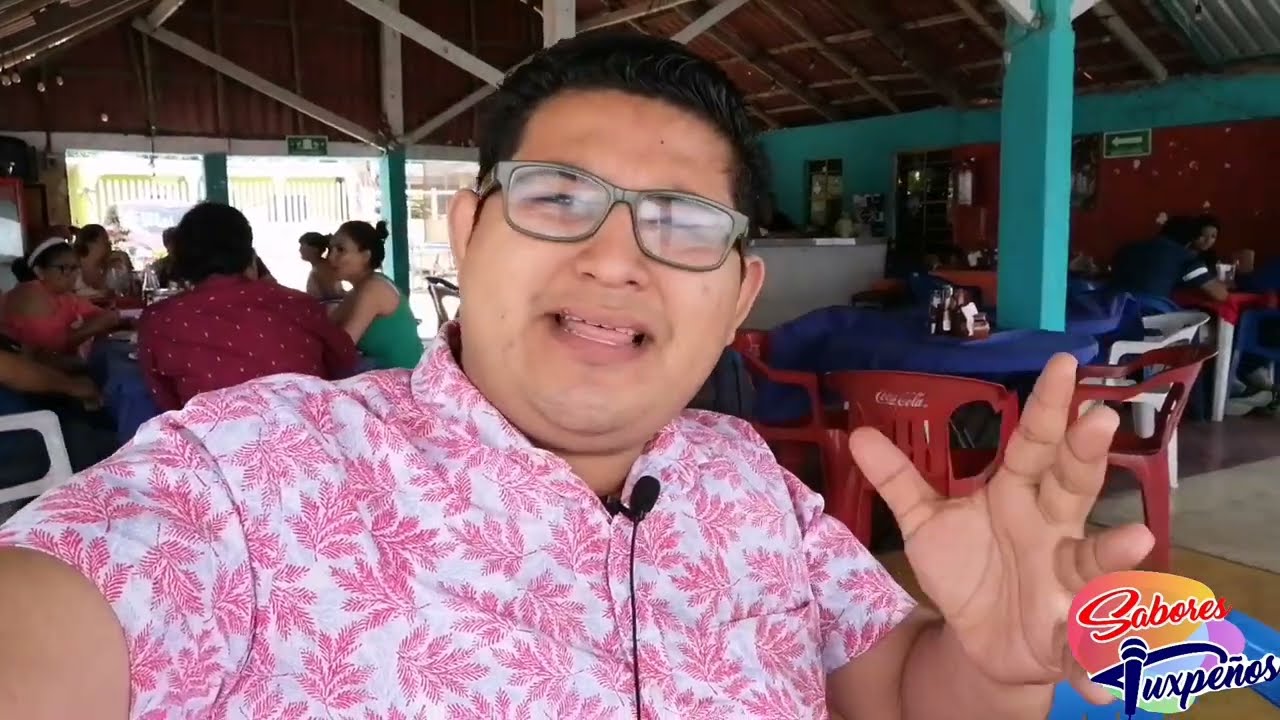 COCO RELLENO de MARISCOS bañado con SALSA de la casa l Sabores Tuxpeños ...