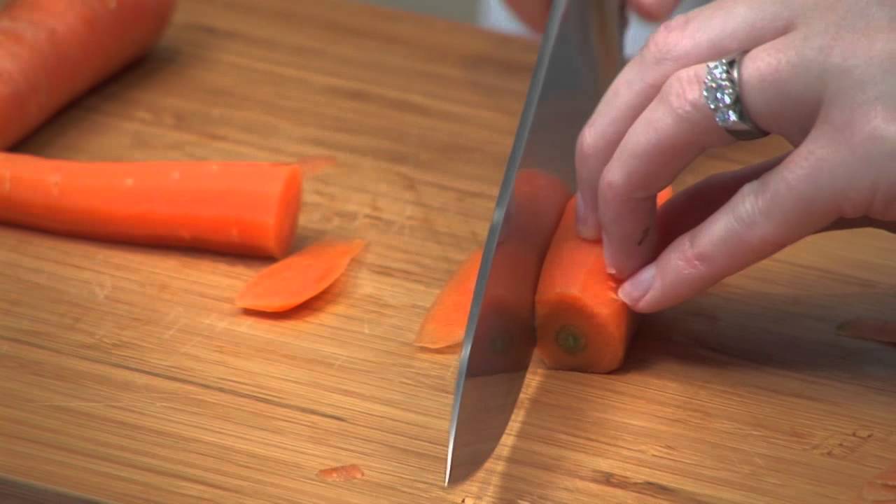 Quick Cooking Tip: Julienning Carrots - YouTube