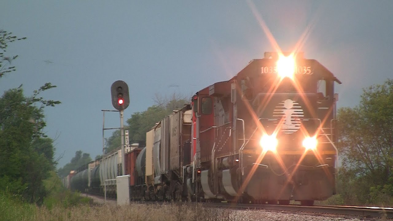 IC 1035 East, "Death Star" Running Before the Storm on 8-23-2011 - YouTube