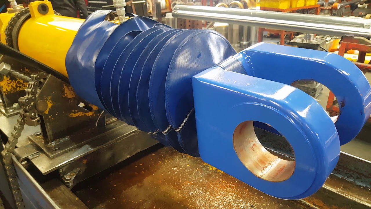 R2900 Lift Cylinder Bellows - YouTube