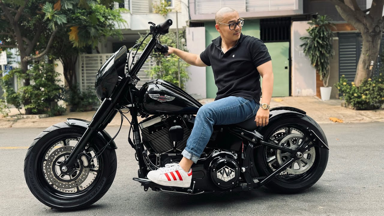 Trải nghiệm Harley Fatboy 2016 độ full Bober | Phuclee Motor 🔥 - YouTube