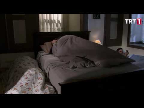 Osmanin yatakta güldüğü sahne