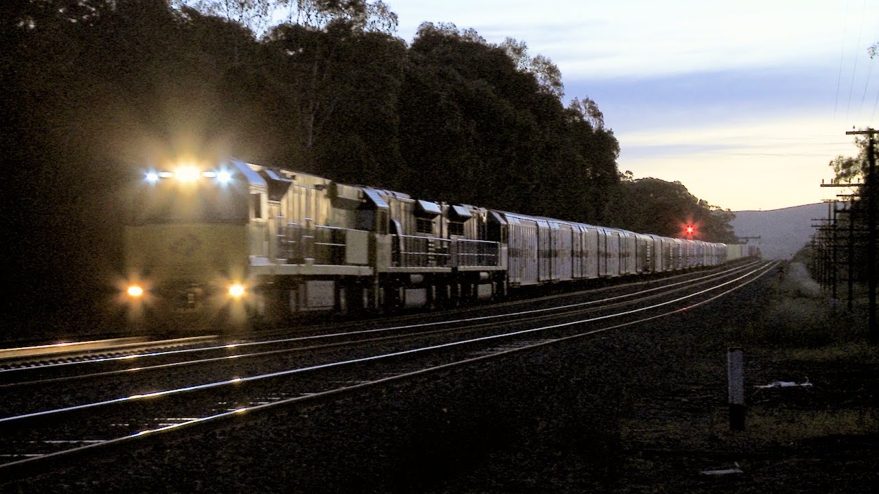Aurizon Boxcar & Intermodal Container Train - PoathTV Australian ...
