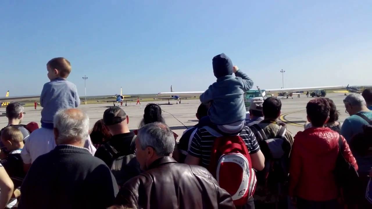 Miting Aerian Timisoara Air Show 2016 - YouTube