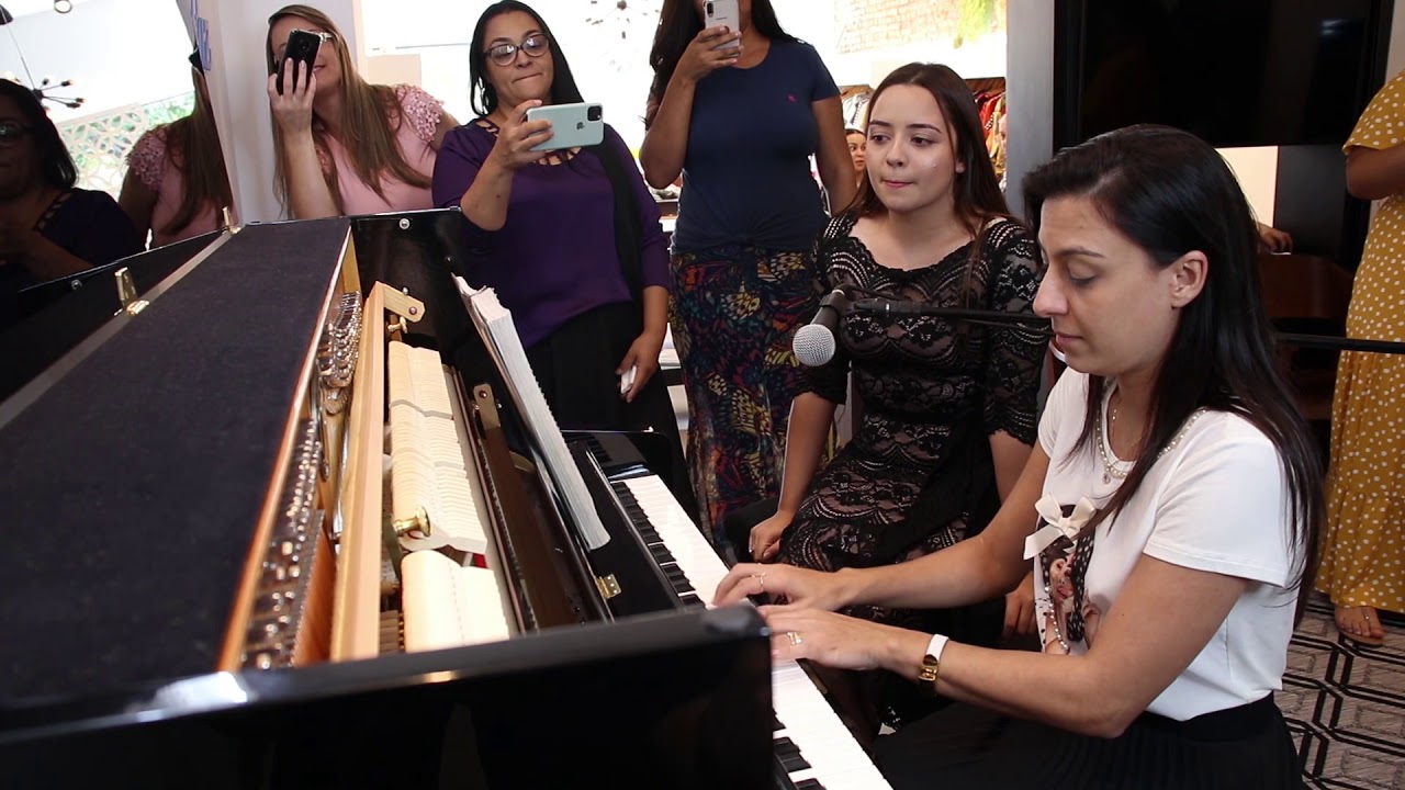 Nanda Sakemi- Senhor Preciso mais da tua Luz feat. Esther Delgado ...