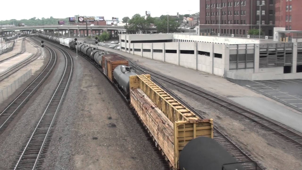 BNSF #965 leads EB Mixed Freight. Kansas City, MO 5/24/14 - YouTube