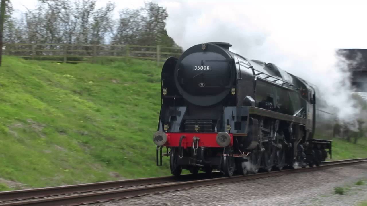 35006 P&O on a test run - YouTube