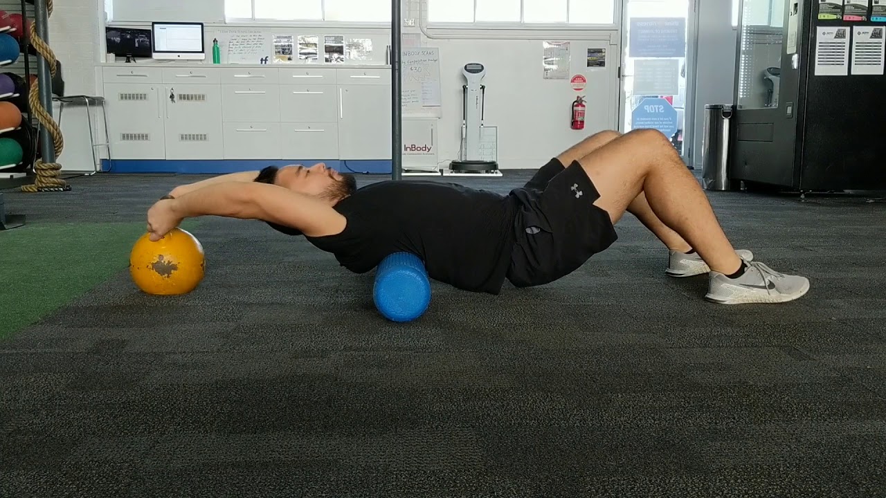 Thoracic Extension on Roller - YouTube