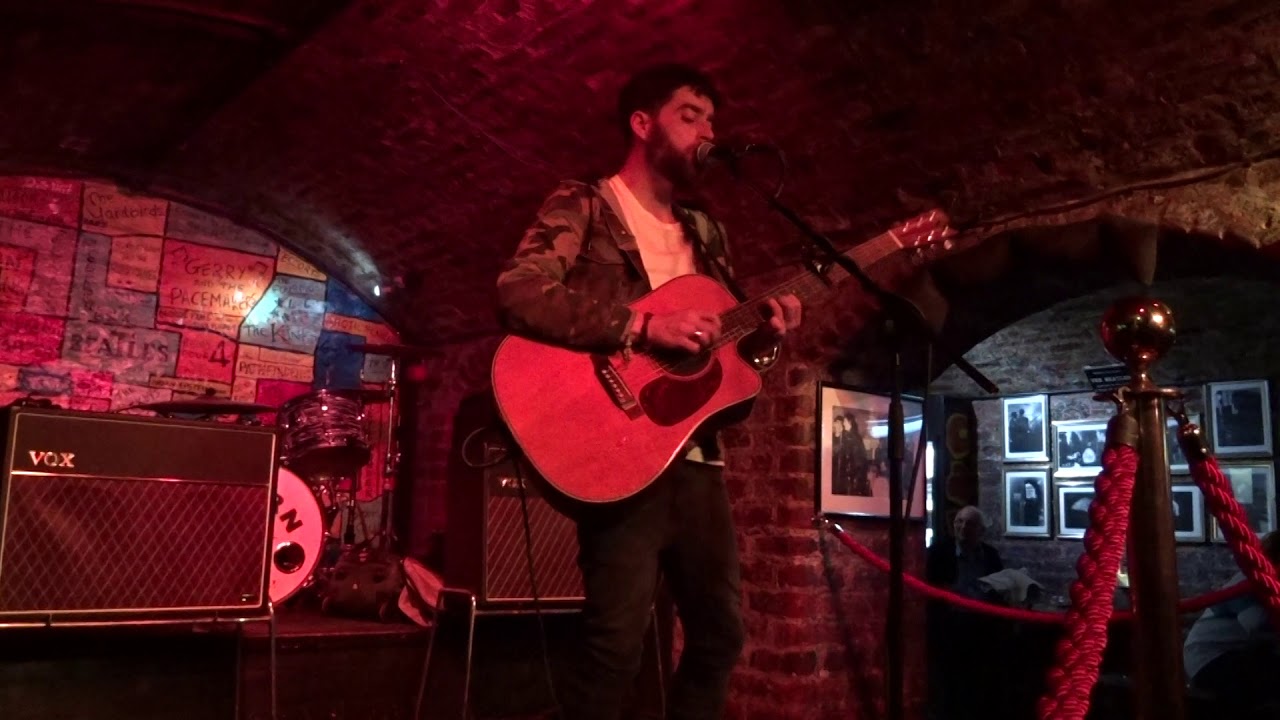 Richard Batty - BLUE HOTEL - YouTube