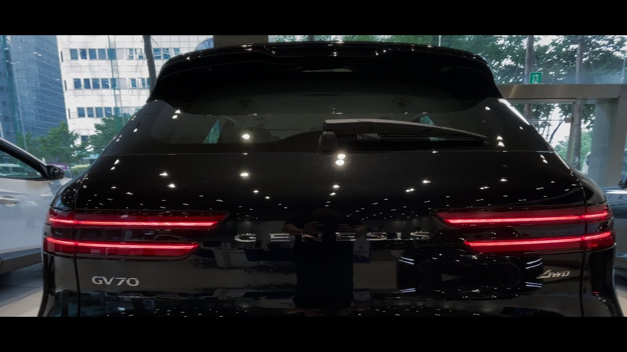 GENESIS GV70 3.5T AWD | Vik Black Exterior | Sport Package | P4 # ...