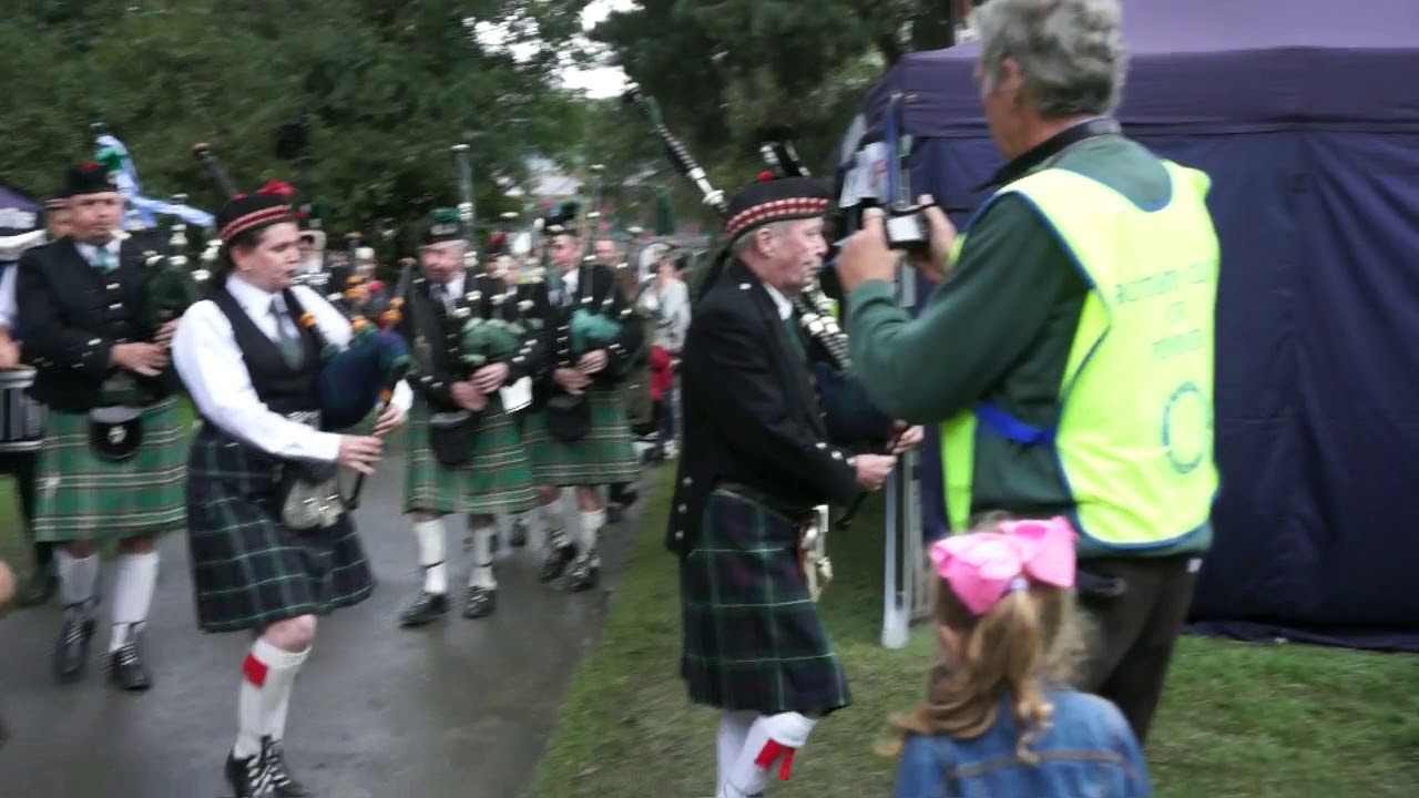 2017 Pinner Village Show - YouTube