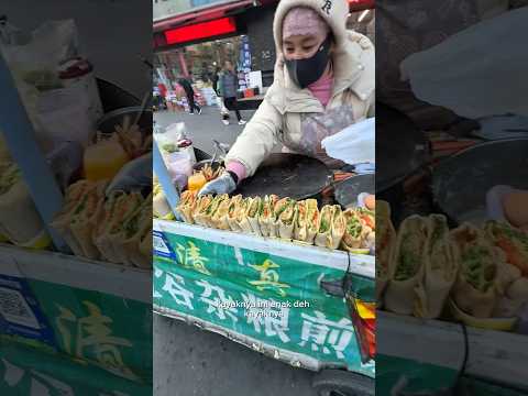 Jajan di Lanzhou Tiongkong, enak enakk dan murah yang pasti Halal