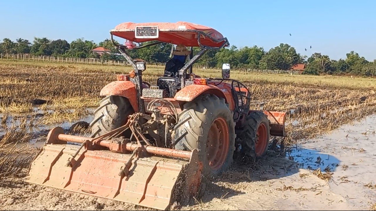 Kubota Split Soil So Hard Paddy Field, Kubota Harrow Soil, Kubota M6040 ...